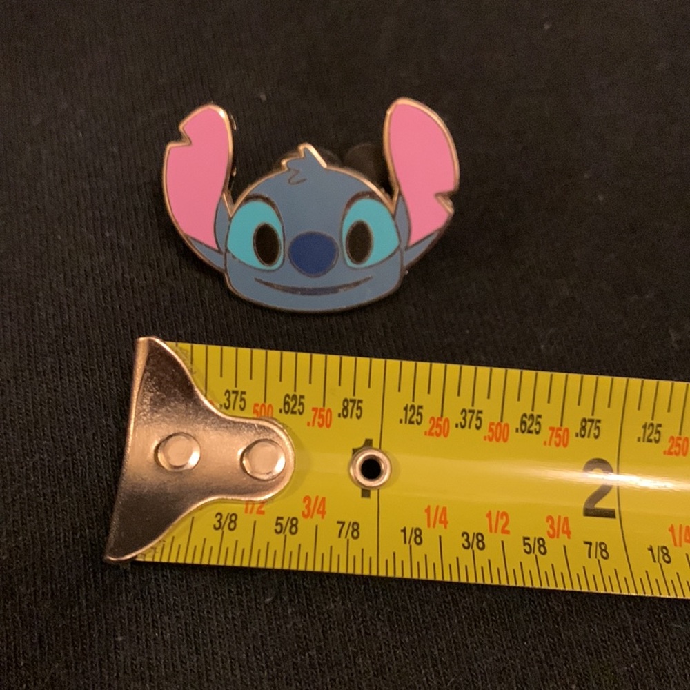 Stitch Emoji Pin Smiling Happy Face - Gem